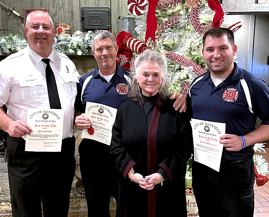 THREE RECEIVE THE KEY TO THE CITY | News, Sports, Jobs - The Review